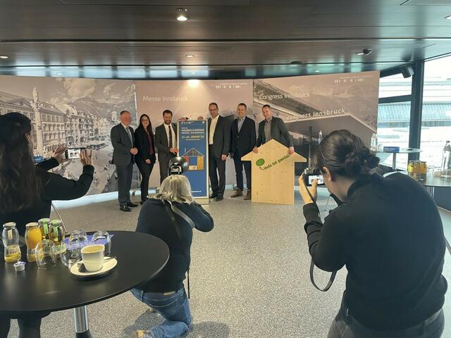 Tiroler Hausbau & Energie Messe: Holz ist genial, Energieberatung ...