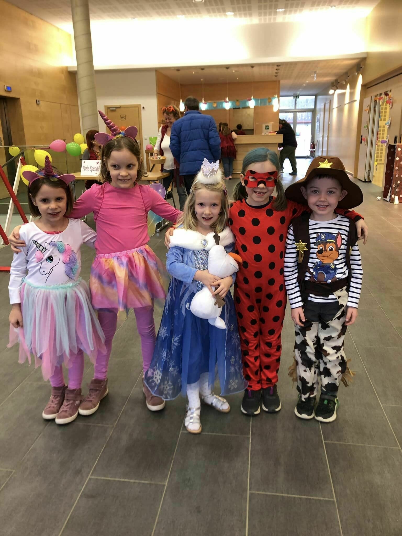 Maskenball: Kostümierte Kinder in Deutsch Kaltenbrunn - Jennersdorf