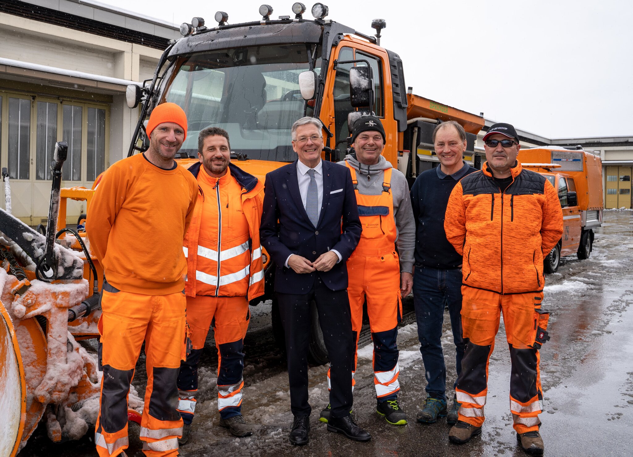 Hoher Besuch: Peter Kaiser besucht Straßenbauamt Villach und dankt ...