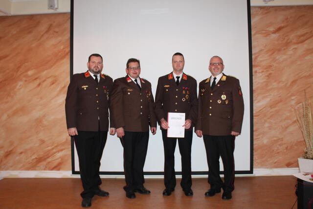 Neuer Kommandant: Josef Riegler übernimmt Kommando der Feuerwehr ...