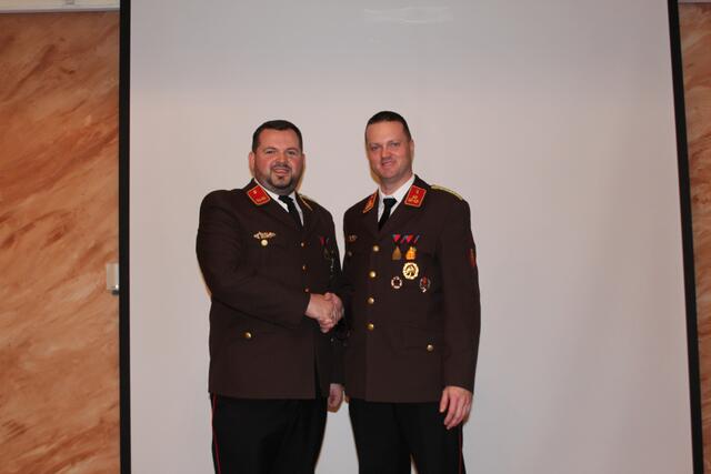 Neuer Kommandant: Josef Riegler übernimmt Kommando der Feuerwehr ...