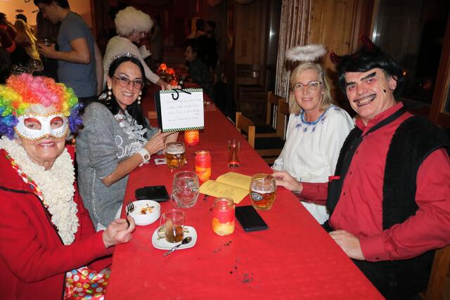 Fasching 2023: Faschingsball der Pfarre Wels St. Josef - Wels & Wels Land