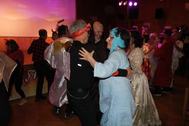 Fasching 2023: Faschingsball der Pfarre Wels St. Josef - Wels & Wels Land