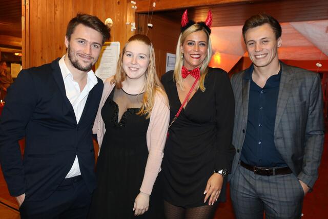 Fasching 2023: Faschingsball der Pfarre Wels St. Josef - Wels & Wels Land