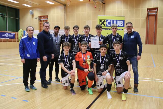 Internationales Jugend-Hallenturnier: Bandenzauber in der Sporthalle ...