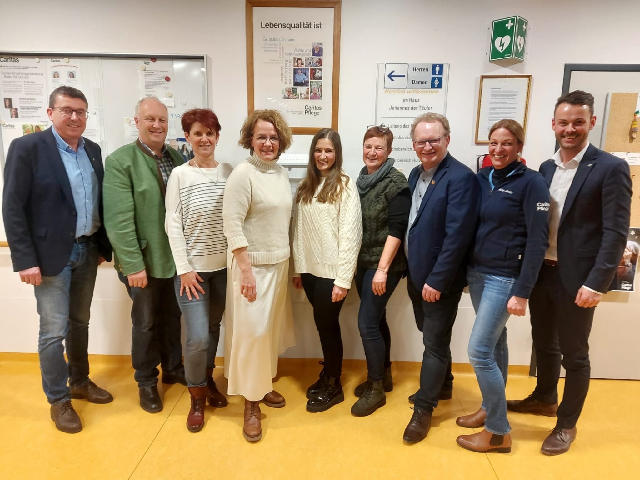 Bucklige Welt in Kirchschlag: Landesrätin Christiane Teschl-Hofmeister ...