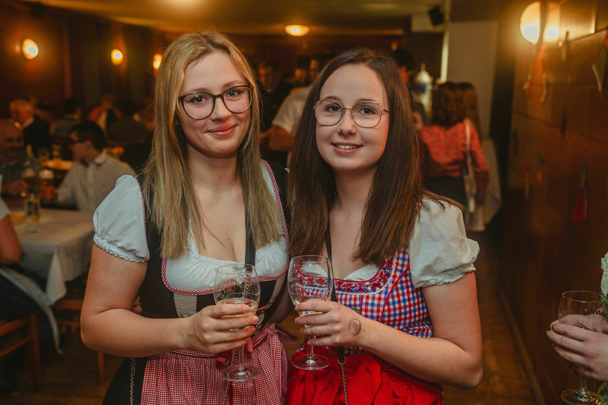 Tracht, Tradition und Tanz: Comeback der Rockaroas in Selker war ein ...