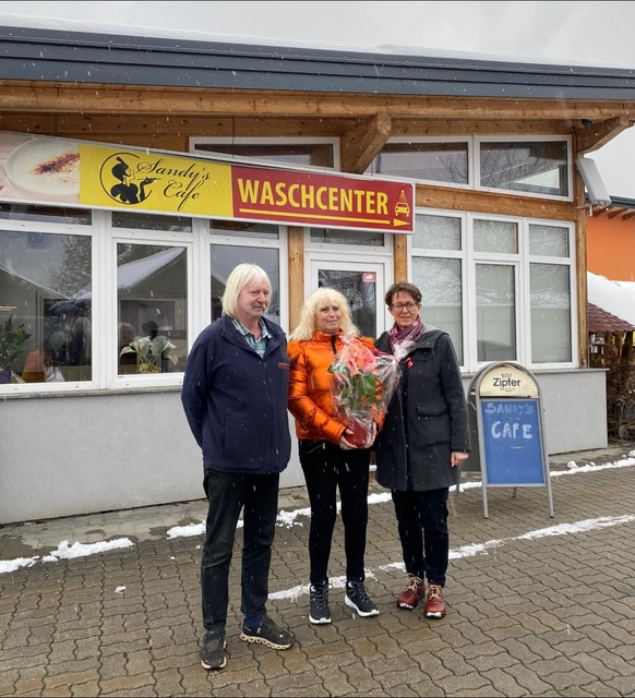 Familie Obersteiner übernimmt: Ebensee hat einen neuen Postpartner ...