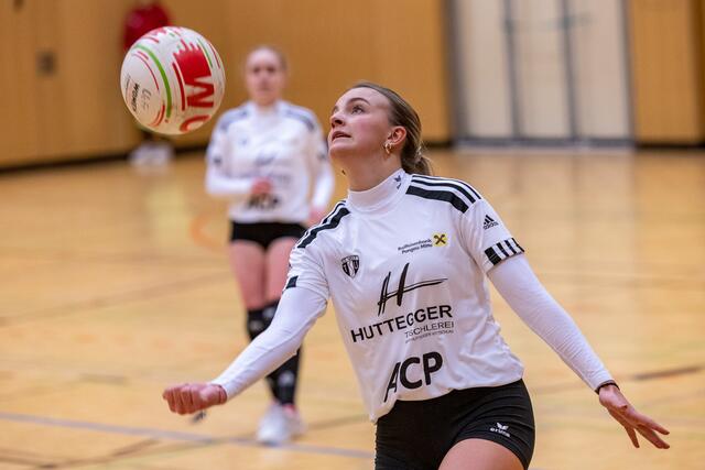 Faustball Bundesliga: St. Veit holt die ersten Punkte in der Halle - Pongau