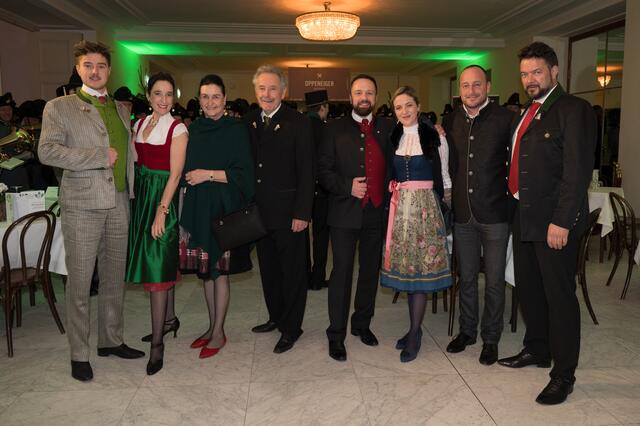 Jägerball (Fotogalerie): Tirol beweist am glatten Wiener Parkett sein ...