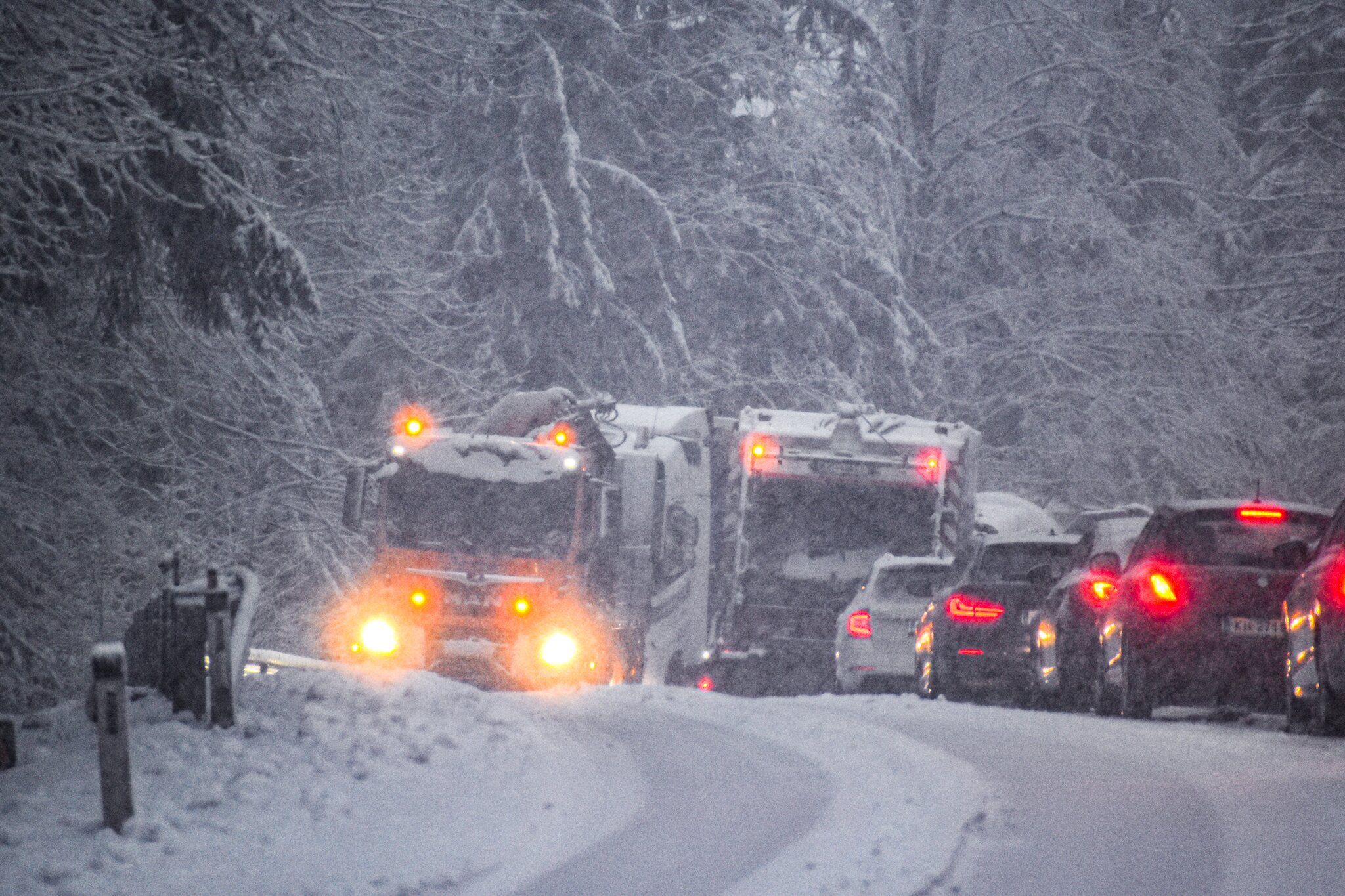 Schneechaos in Oberösterreich: Starker Schneefall sorgte für Probleme ...