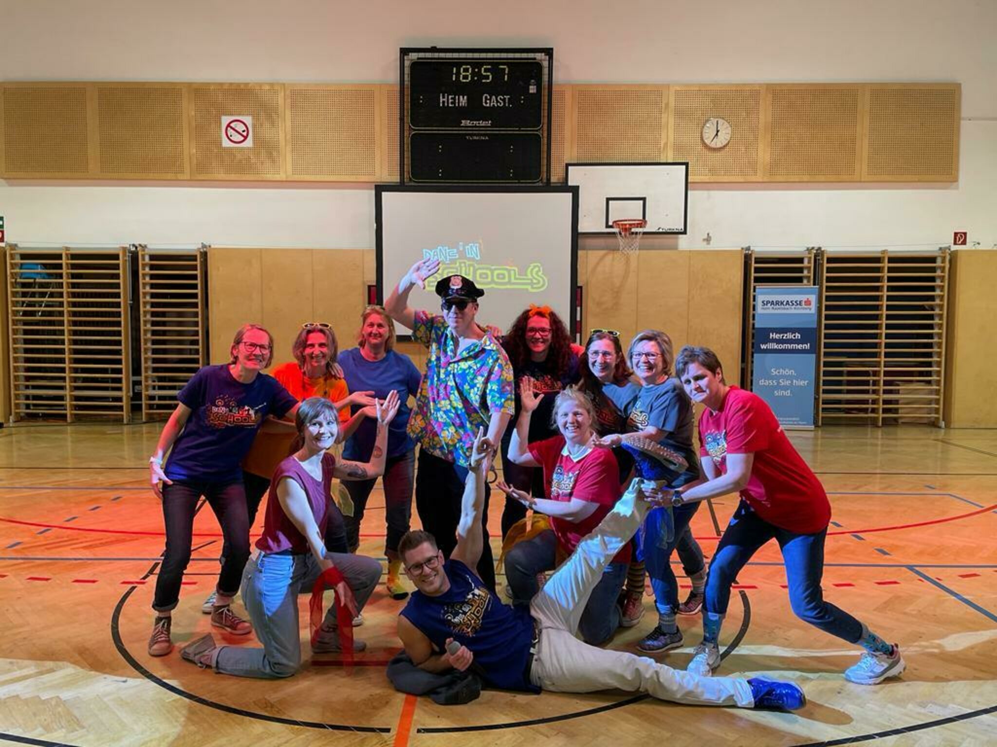 Dance in Schools: NMS Horn: Schüler begeistern mit grandioser Tanzshow - mit Video - Horn