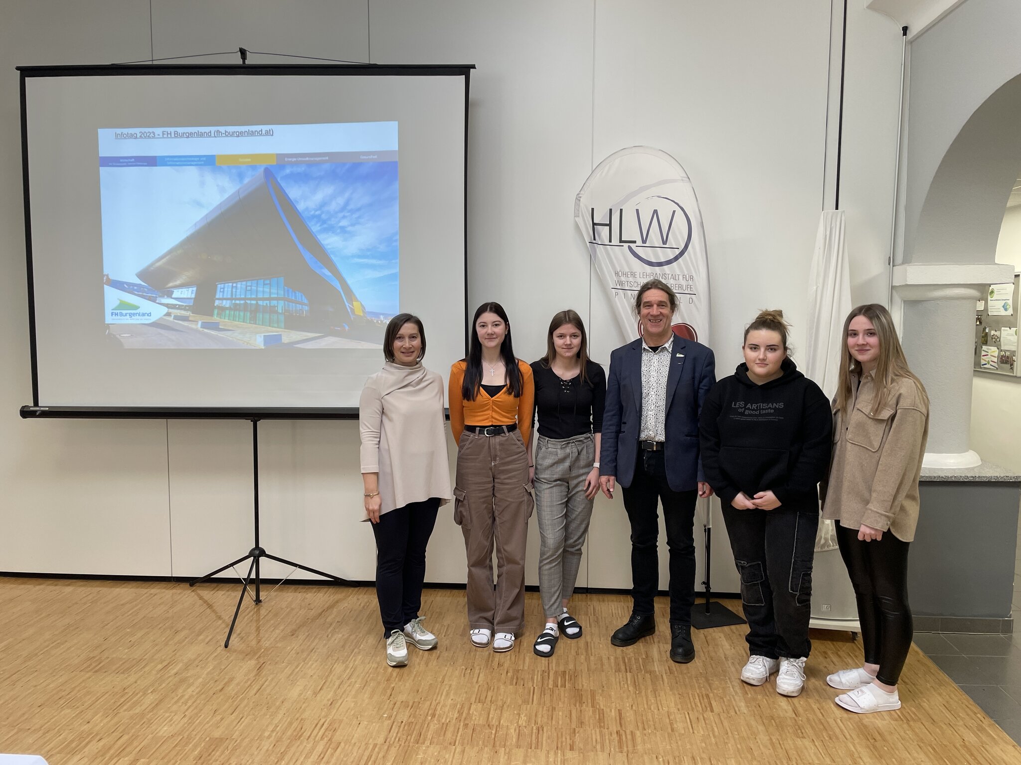 FH Burgenland präsentiert den Studiengang „Soziale Arbeit“ in der HLW ...