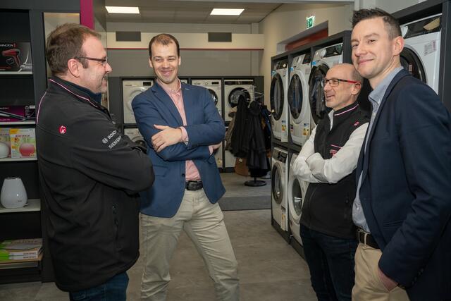 Stadtwerke Kapfenberg hat Grund zu feiern!: Der neue RedZac-Shop wurde ...