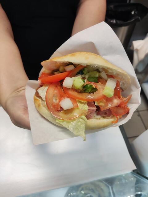 Streetfood "LeBab": Im Tasty Retro geht der Leberkäse-Döner viral ...