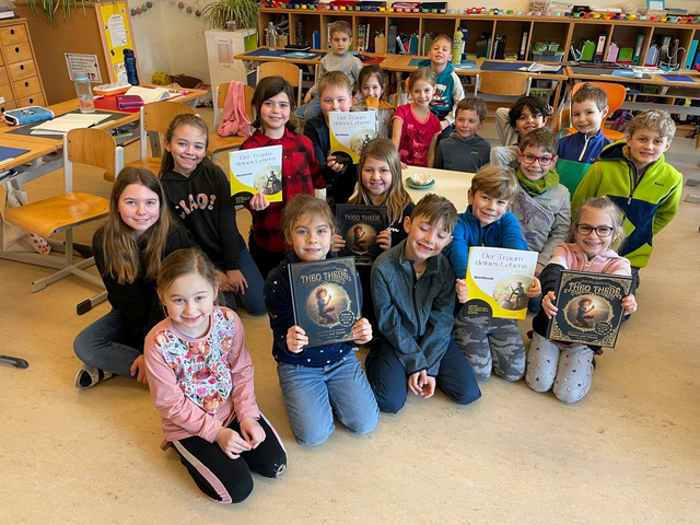 Kleine Zuhörer: Lesung in der Volksschule Großmugl - Korneuburg