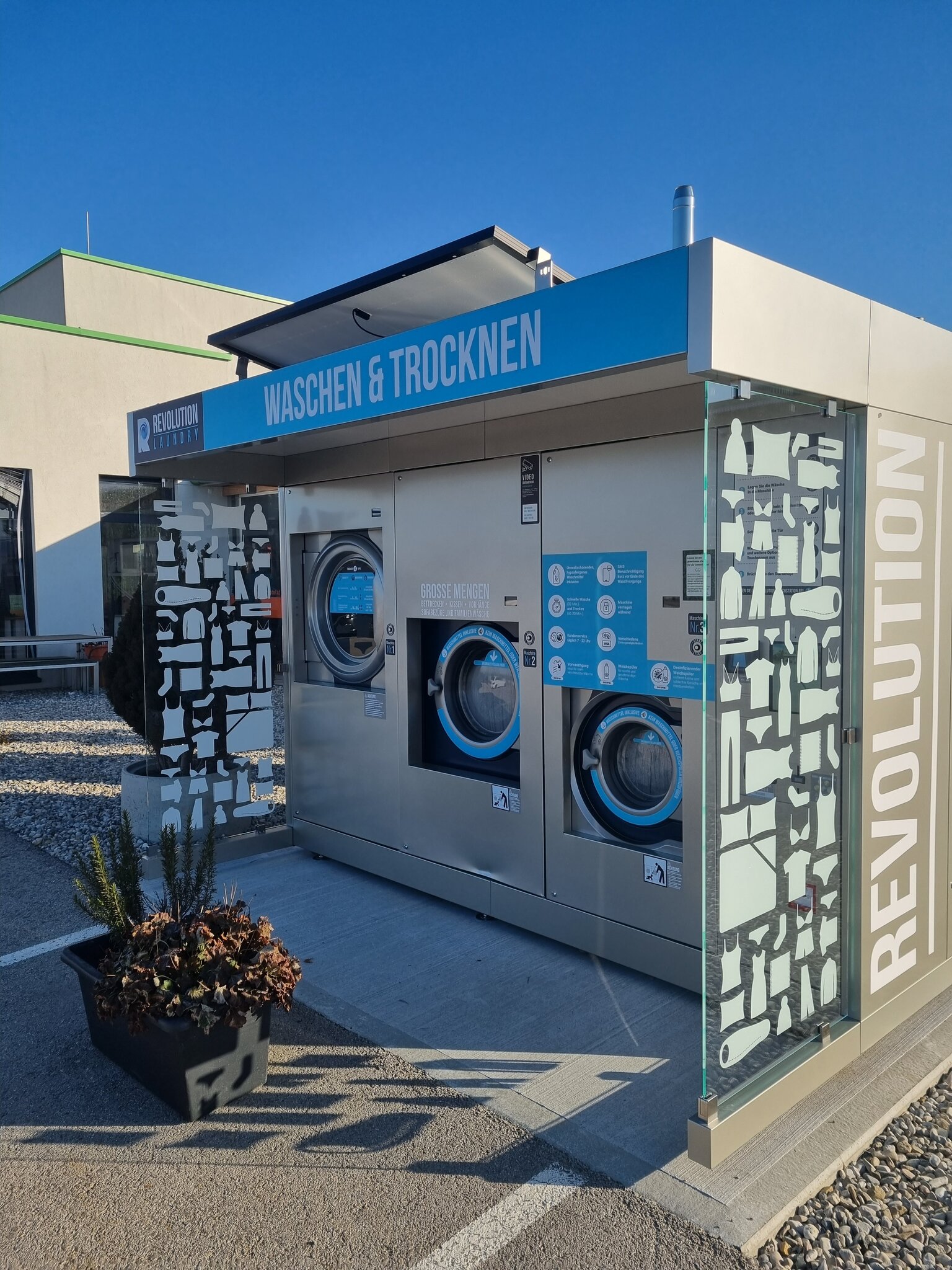 Böheimkirchen. Der Wirtschaftsstandort.: Bei NEMETZ gibt's was Neues ...