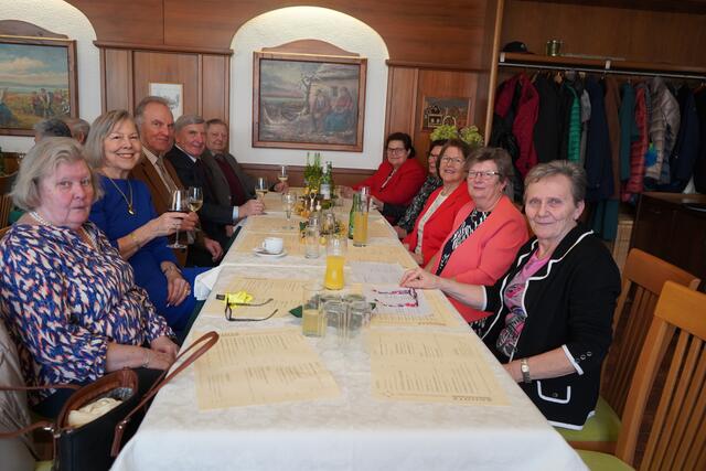Weiden am See: Faschingskränzchen der Senioren - Neusiedl am See