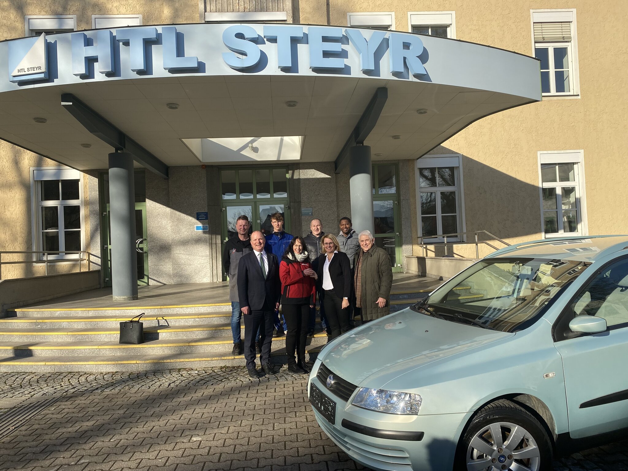 Steyr Stadt: HTL Steyr und Rotary Club Steyr “Helfen beim Helfen ...