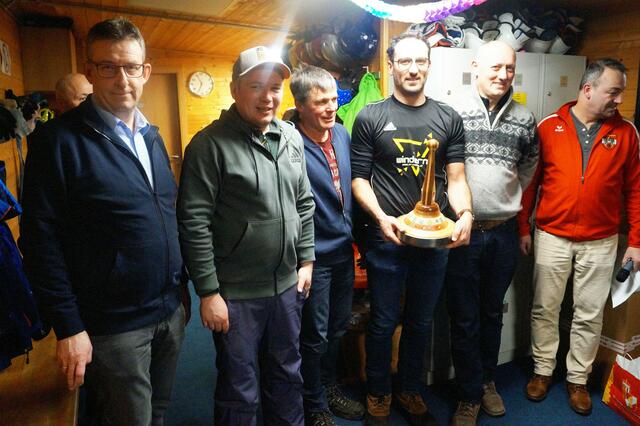 Eisstockturnier in Schwanenstadt: Beim AFK Eisstockturnier in ...