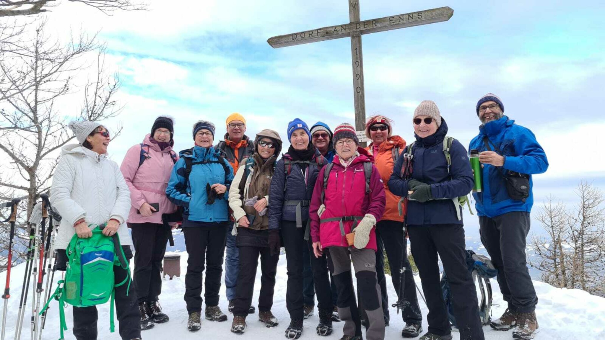 Alpenverein Enns: Teilnehmer:innen genossen Winter auf Hoher Dirn - Enns