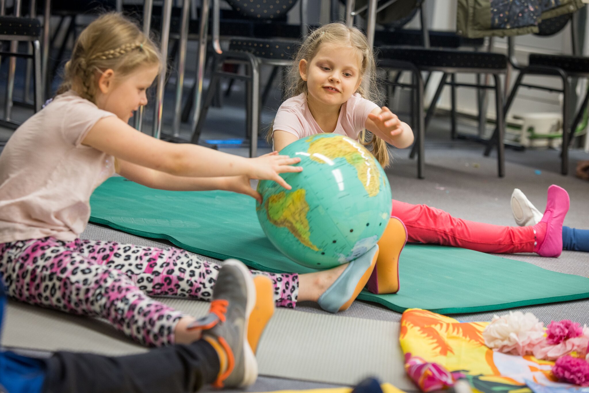 Durchatmen lernen: Yoga für ukrainische Kinder im Quartier Wals ...