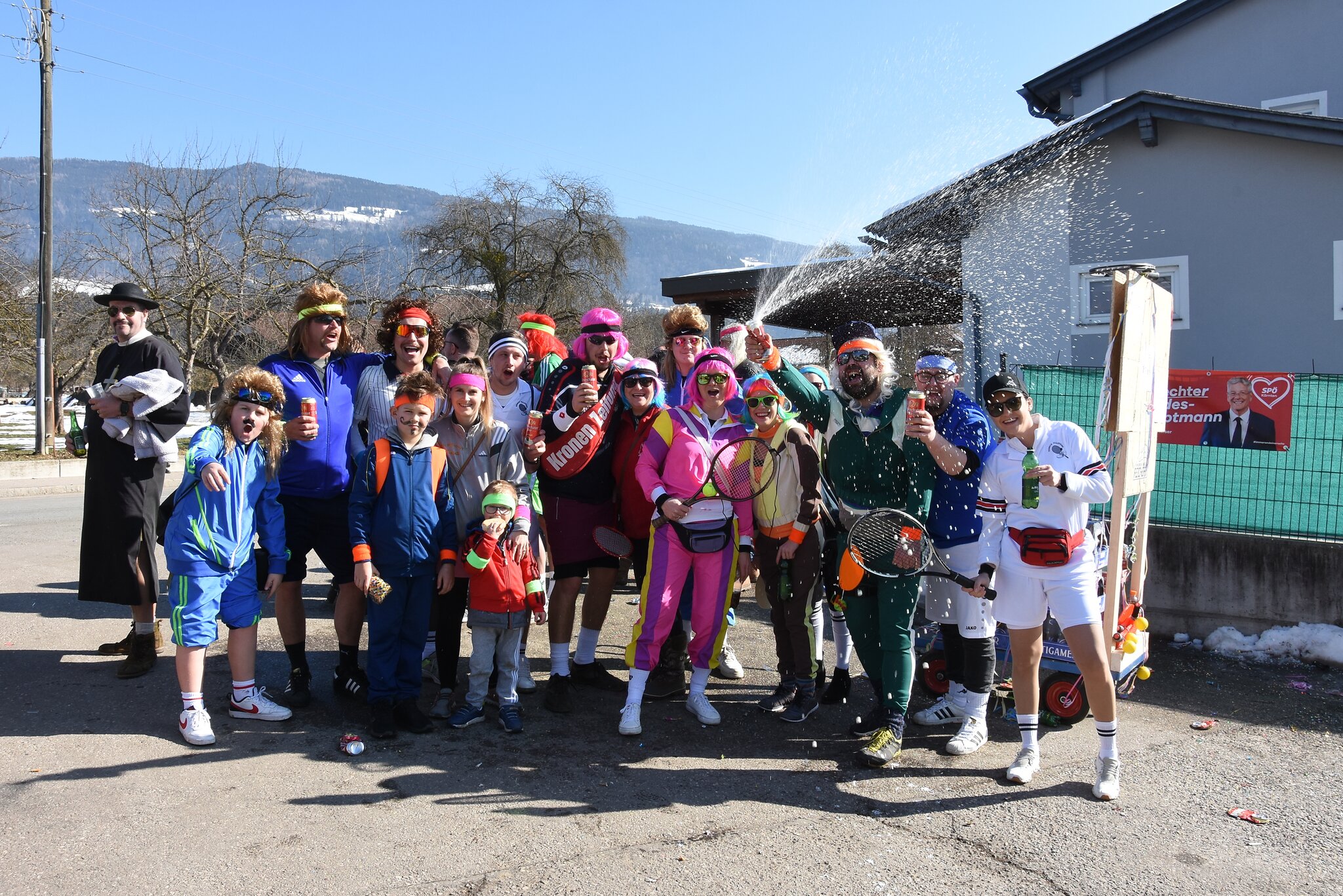 Bildergalerie und Videos: St. Georgener Fasching bei strahlendem ...