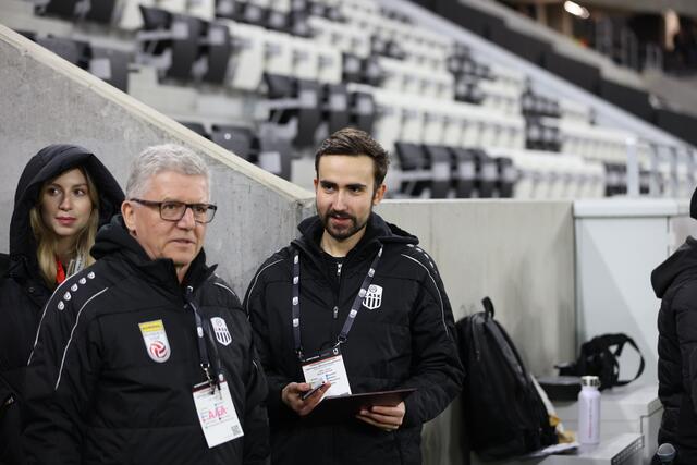 Raiffeisen Arena: LASK eröffnet mit Rekord die neue Raiffeisen Arena ...