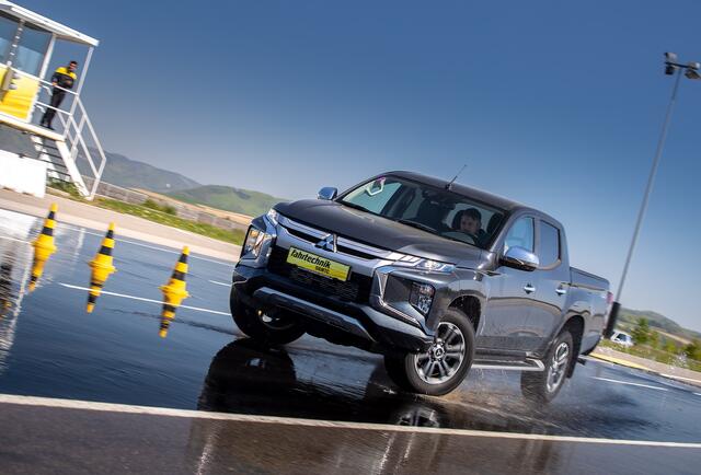 ZKW Group: Wieselburger Lichtsystemehersteller kooperiert mit dem ÖAMTC ...