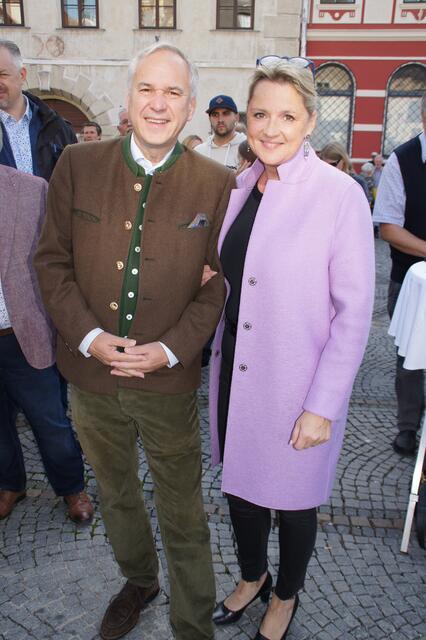 Politik: FPÖ-Stadträtin Susanne Rosenkranz zieht in den NÖ Landtag ein ...