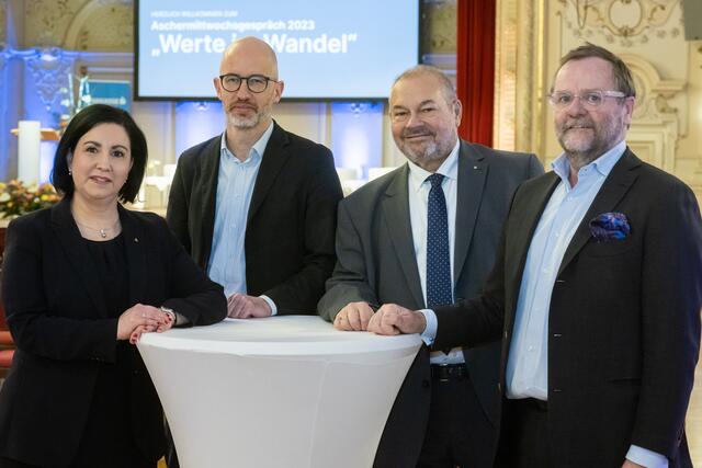 Sparkasse OÖ Aschermittwochsgespräch: Von schwindendem Zusammenhalt und ...