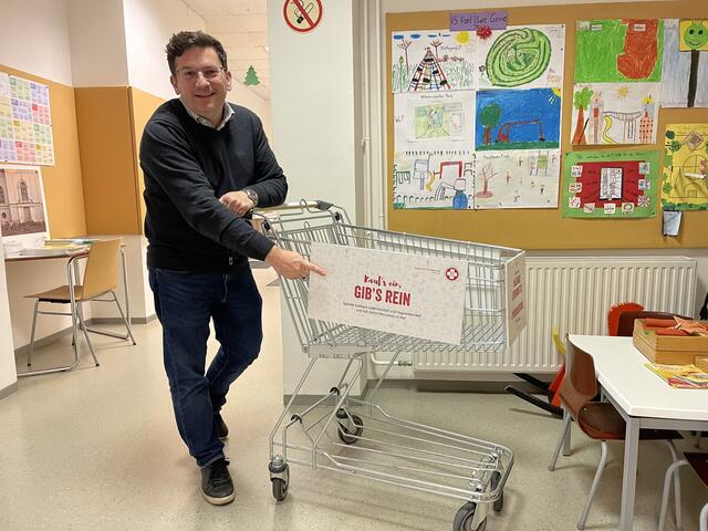 Meidling: Das Samariterwagerl steht jetzt auch auf der Ruckergasse ...