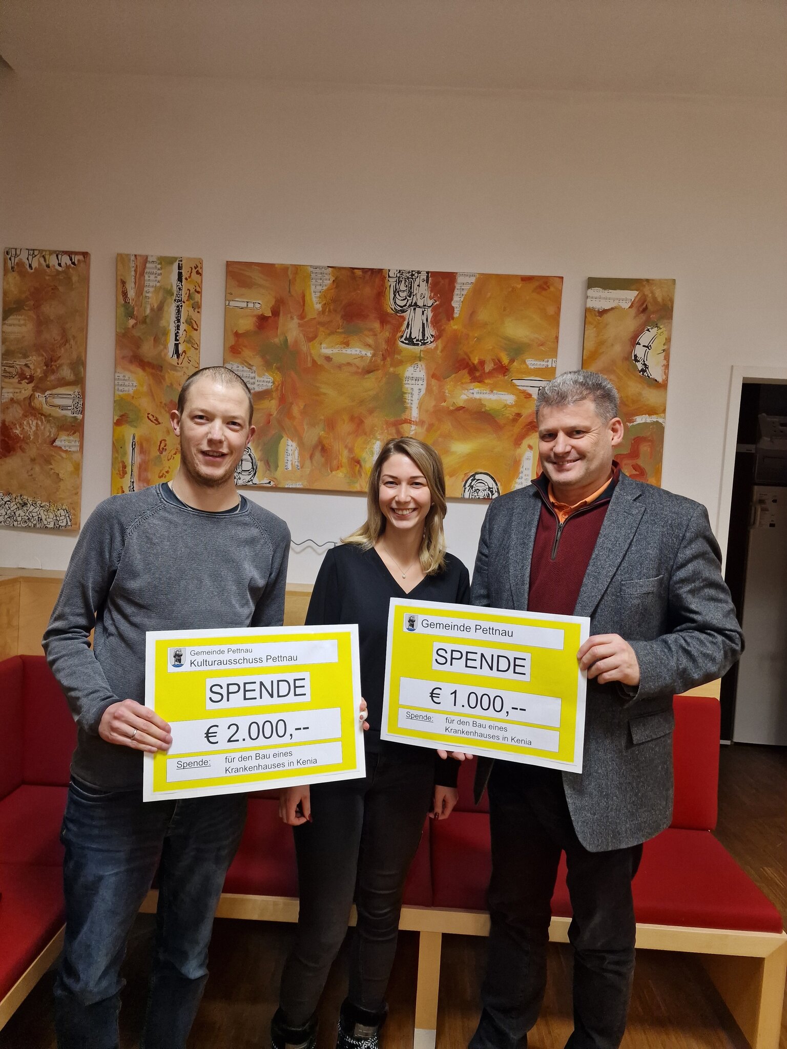 Spendensammlung: Scheckübergabe an den Verein "Milele" in Pettnau - Telfs