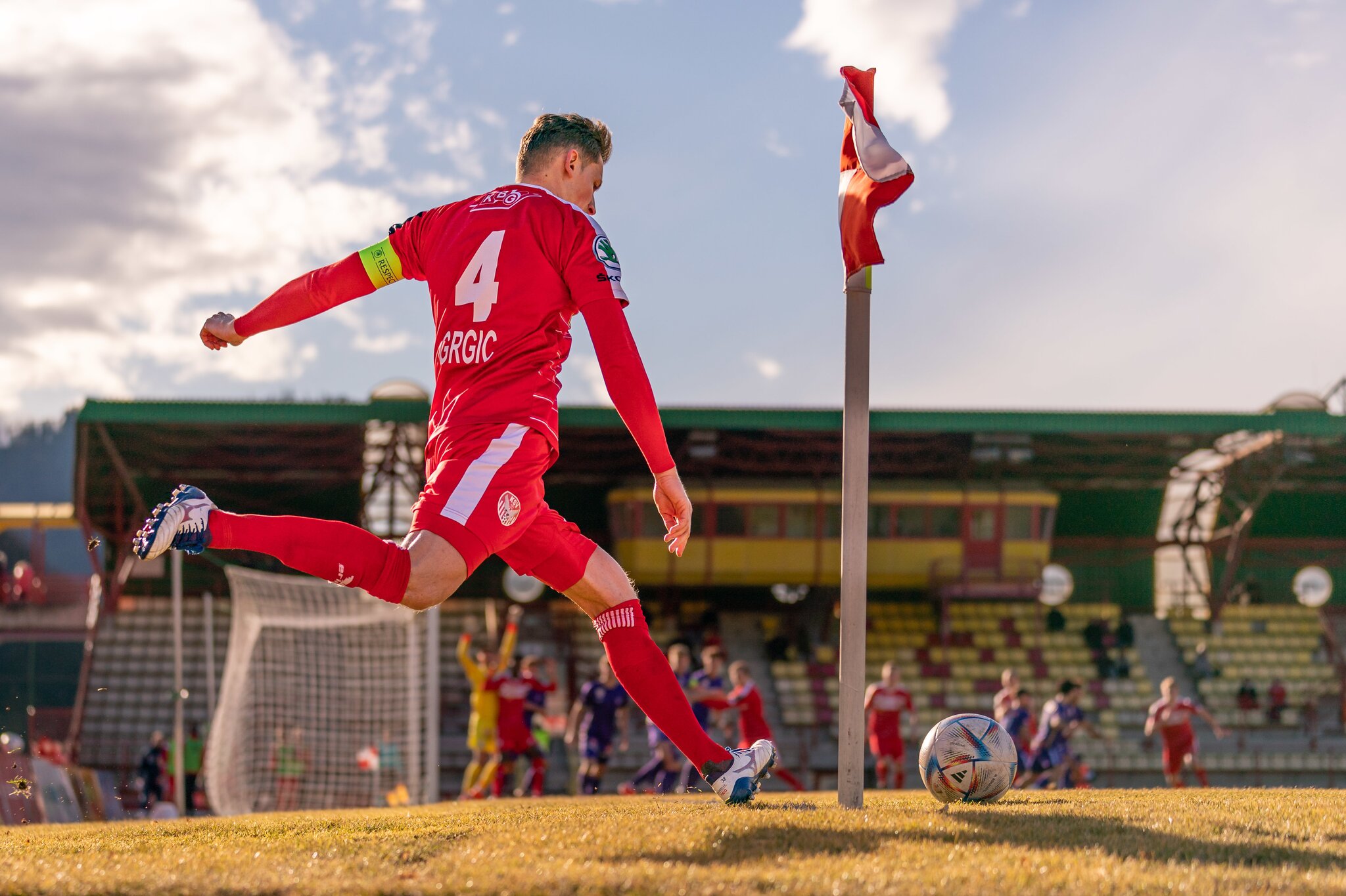Fußball Zweite Liga: Ein Auftakt nach Maß für die Falken - Mürztal