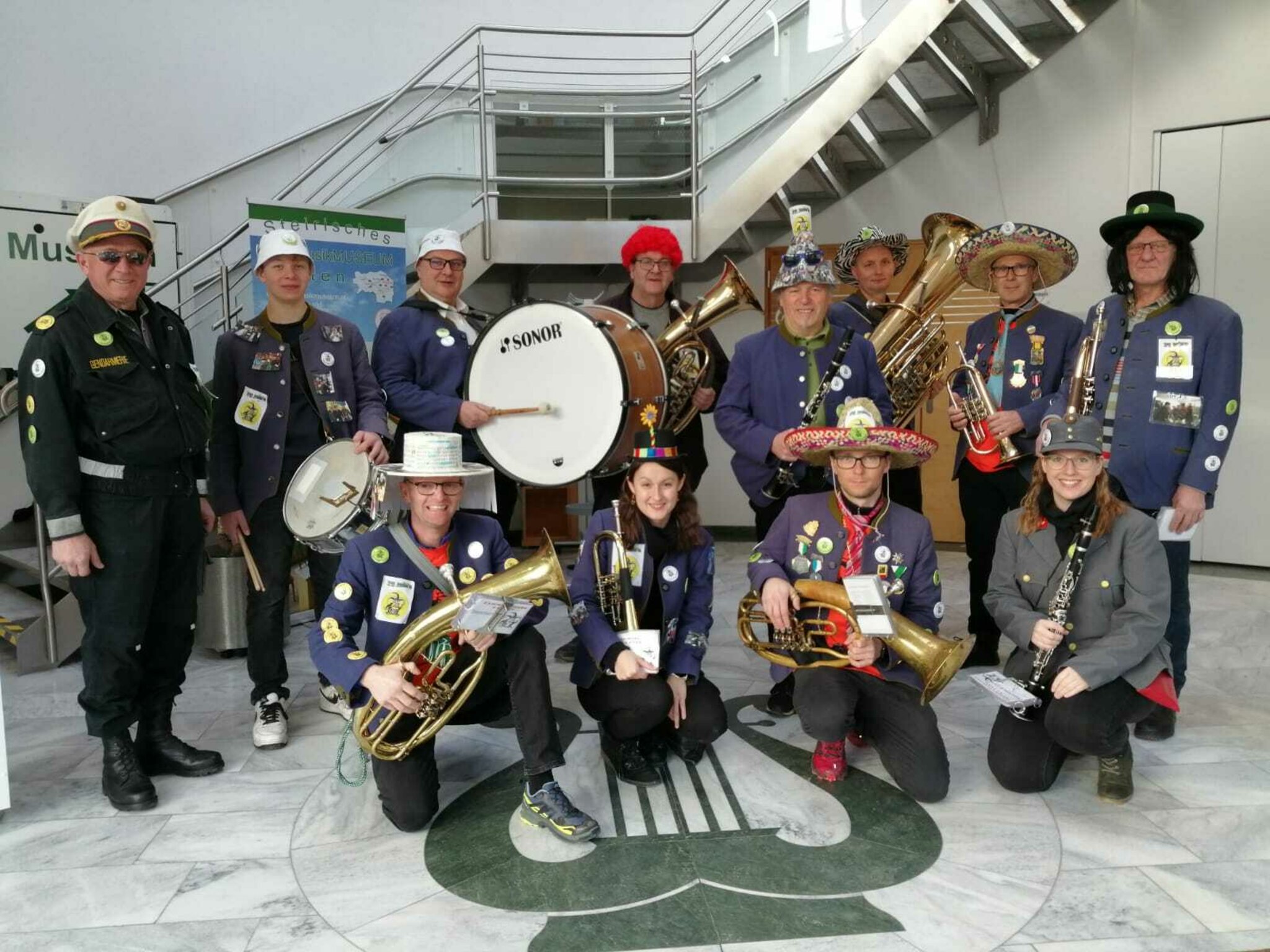 Fasching 2023: Faschingsblas tourte durch die Gemeinde Ratten - Weiz