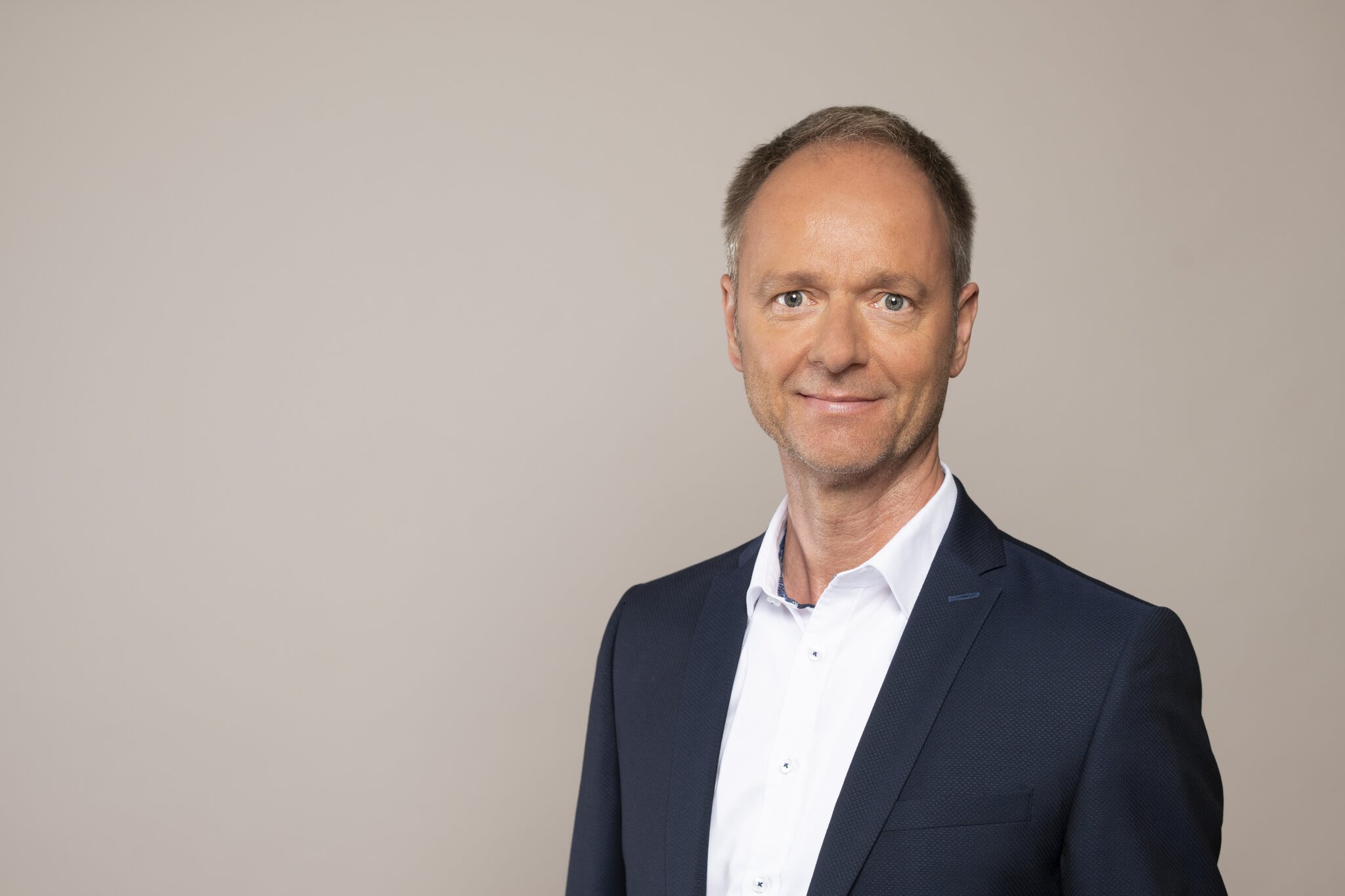 Talk-Show: AMS-Leiter Georg Grund-Groiss bei Barbara Karlich - Gänserndorf