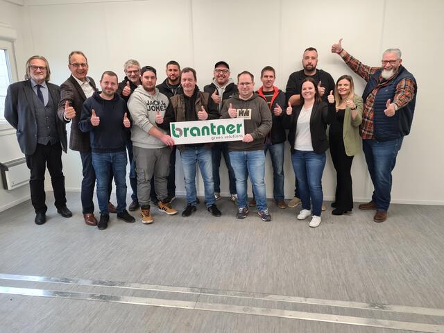 Top Ausbildung: 20 Brantner-Mitarbeiter schließen Prüfung zu ...
