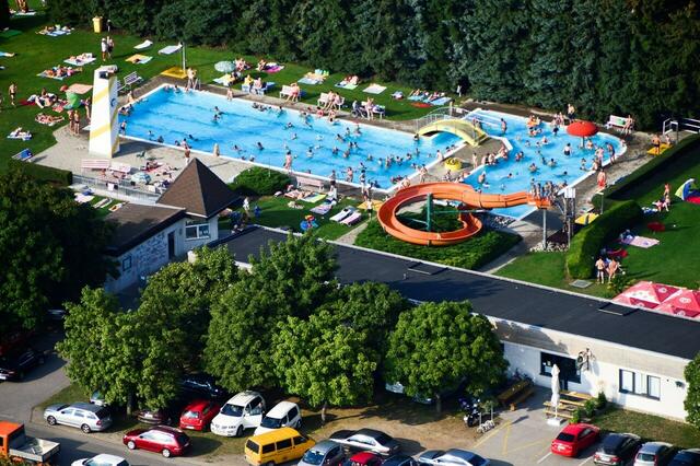 Erlebnisbad im Sommer: Prellenkirchen bietet erstmals Schwimmkurs ...