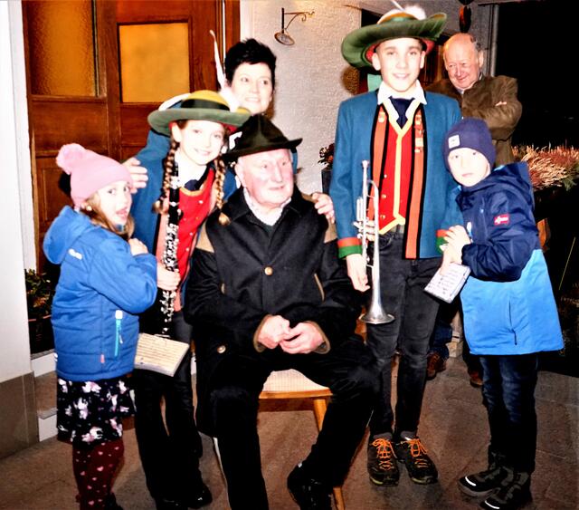 Herzliche Gratulation: Ein großer Aufmarsch für Alt-Bgm. Norbert Jordan ...