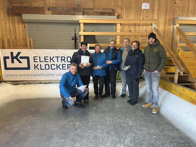 Schwergewichtseisschützen Damen: Rekord beim Los-Preis-Eisschießen in ...