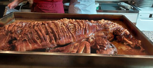 Göttlesbrunn NÖ Bruck/Leitha: Göttlesbrunn Spanferkel bei Anna Maria und ILF-Museums der ...