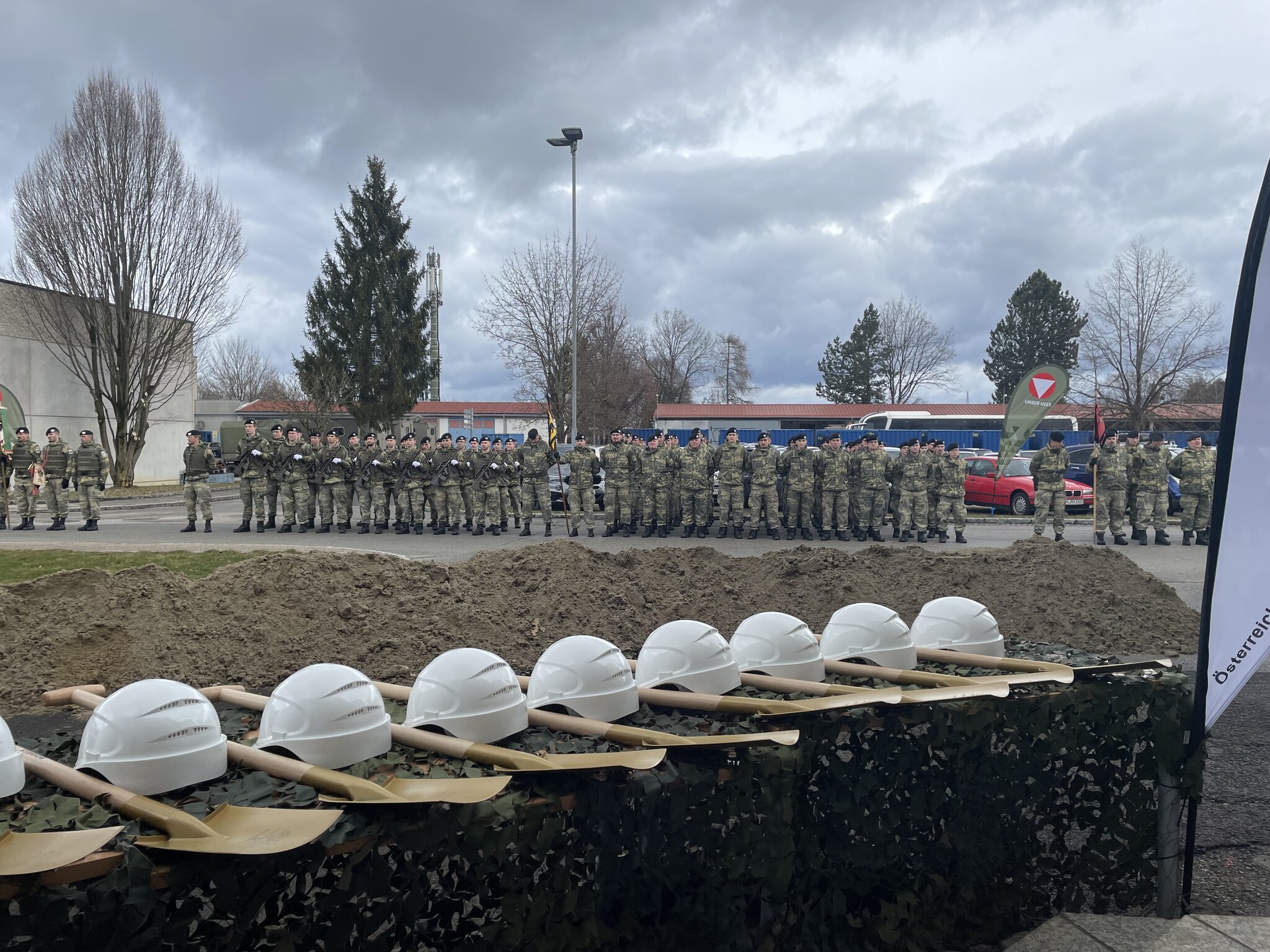 Spatenstich Zehner-Kaserne: "In Ried startet Militäroffensive im Ausbau ...