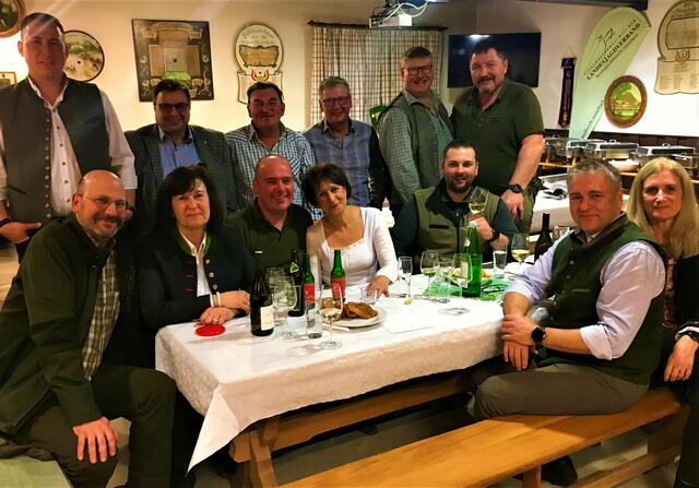 Glückwünsche zum 60er wurden überbracht: Jägersbraut und Sportschützin ...