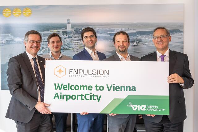 Weltraum-Spitzentechnologie: Enpulsion produziert künftig am Flughafen ...