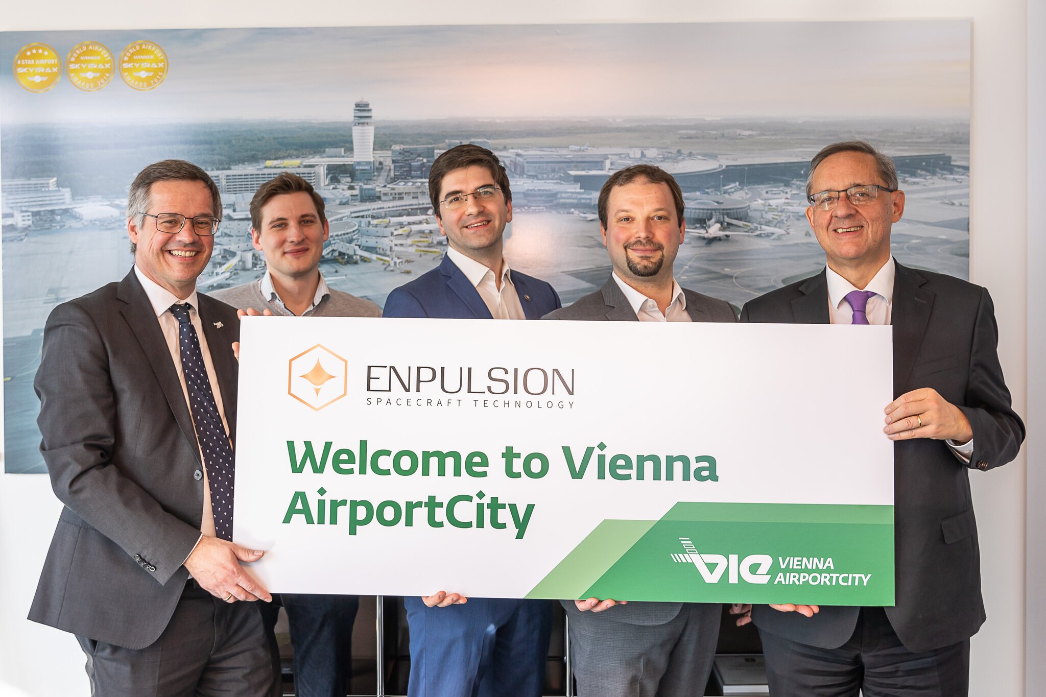 Weltraum-Spitzentechnologie: Enpulsion produziert künftig am Flughafen ...