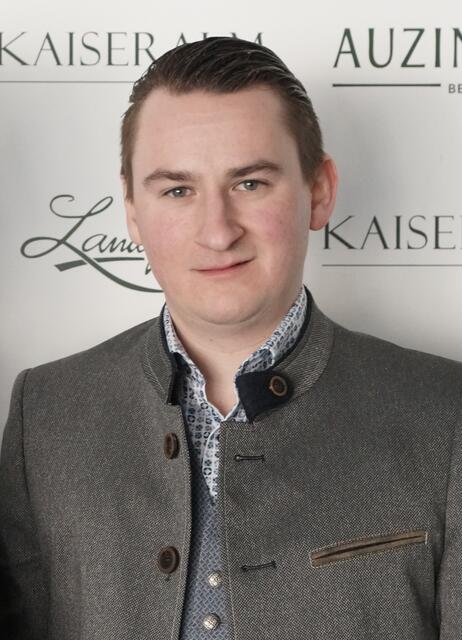 Enzenkirchen: 40.000 Trachtenteile pro Saison entstehen im Bekleidungswerk Auzinger - Schärding