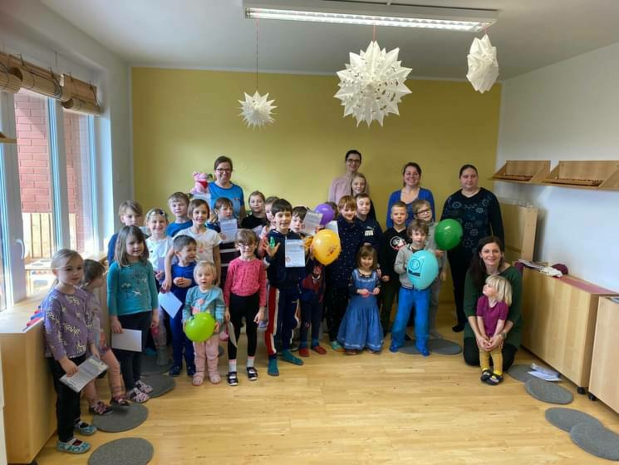 Seminarbäuerin Kathrin Zöchmann besucht die Kinder in Znaim - Hollabrunn