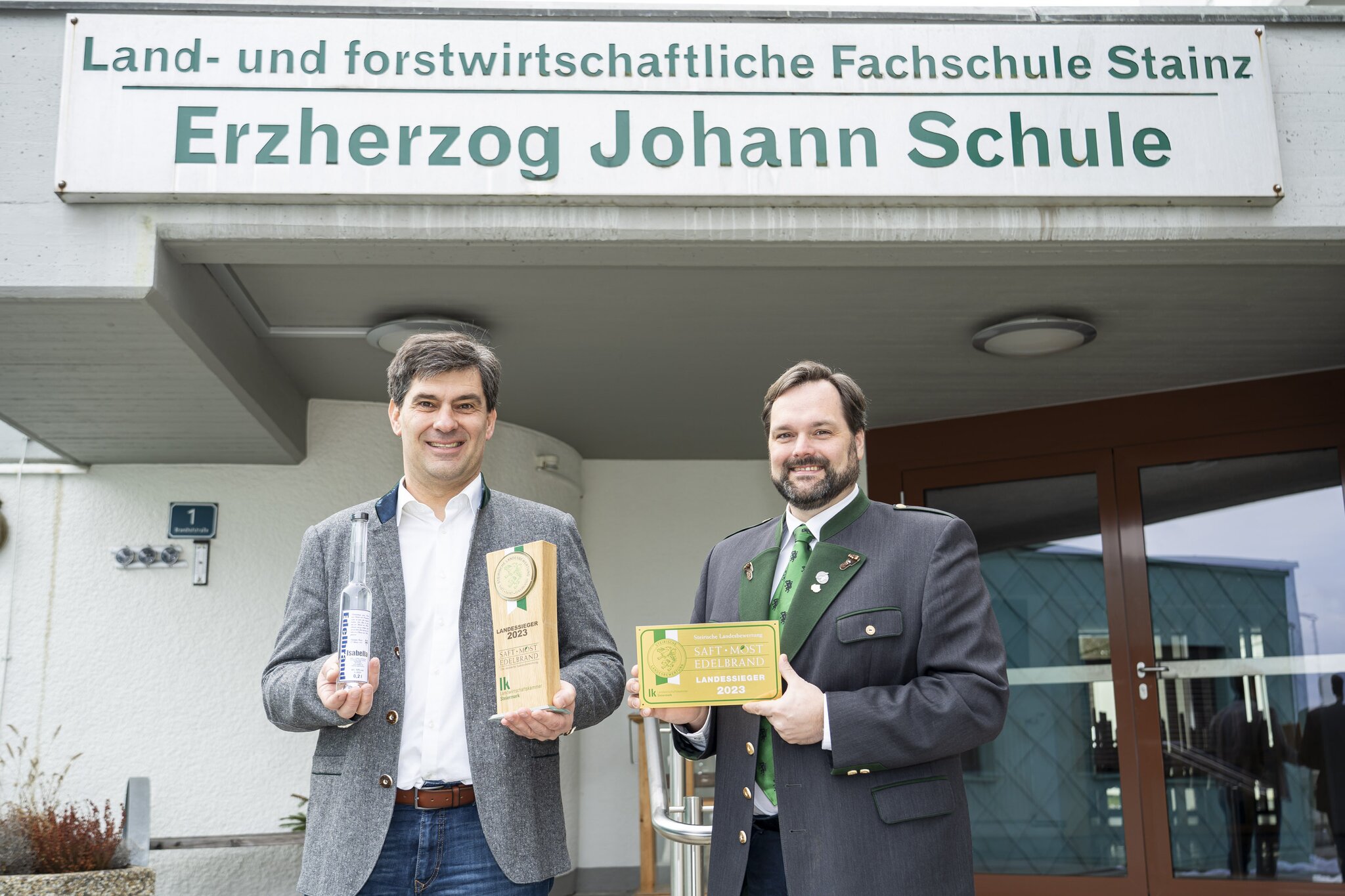 Edelbrandbewertung: Gold für Hochgeistiges an der Fachschule Stainz ...