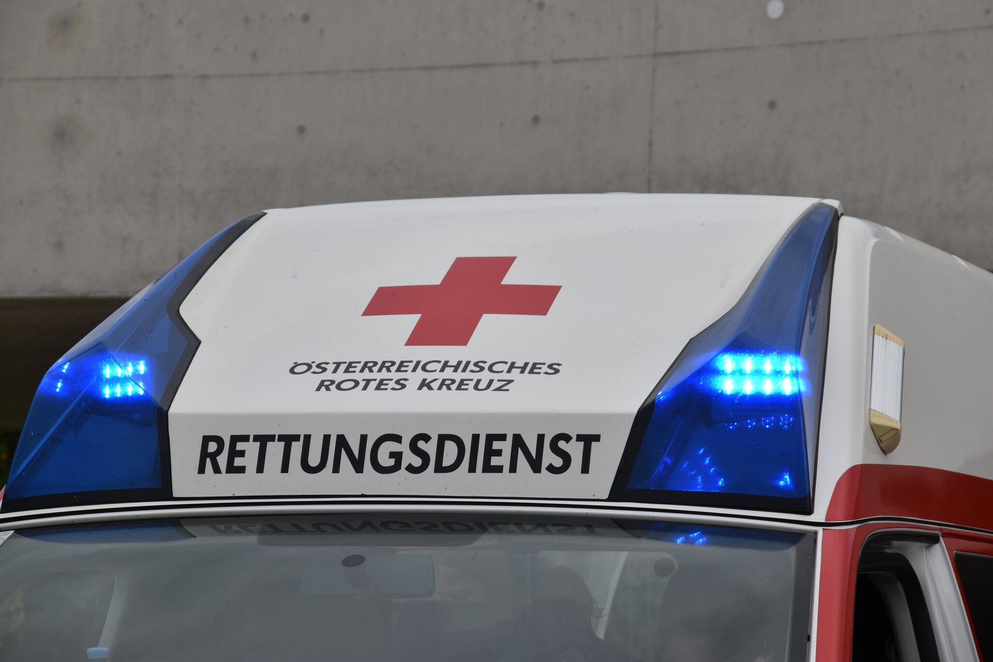 Schwerer Arbeitsunfall: Mann aus Bruck trennte sich vier Finger ab - Bruck an der Leitha