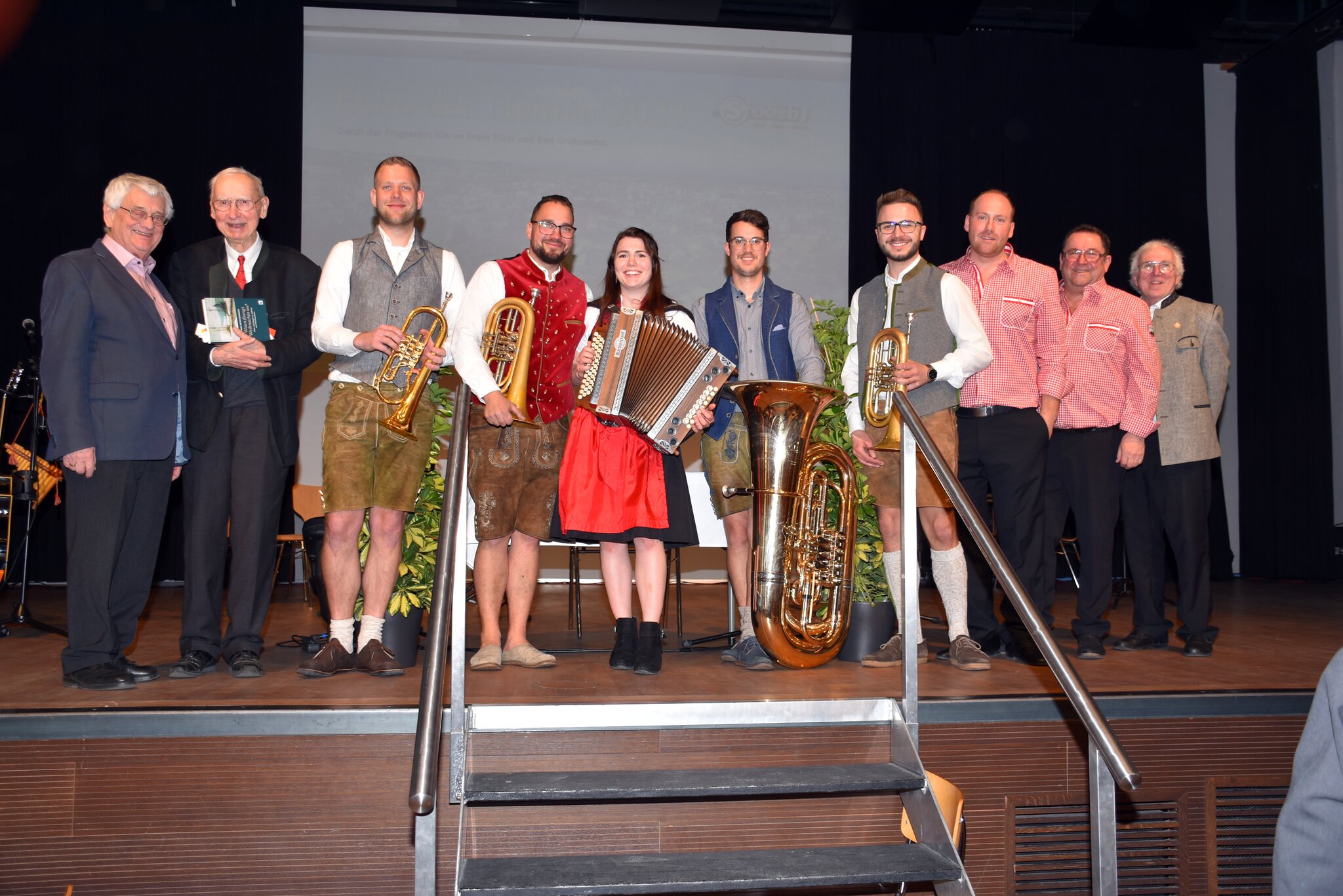 Turnhalle Perg zweimal voll: Echo der Heimat viel bejubelt - Perg